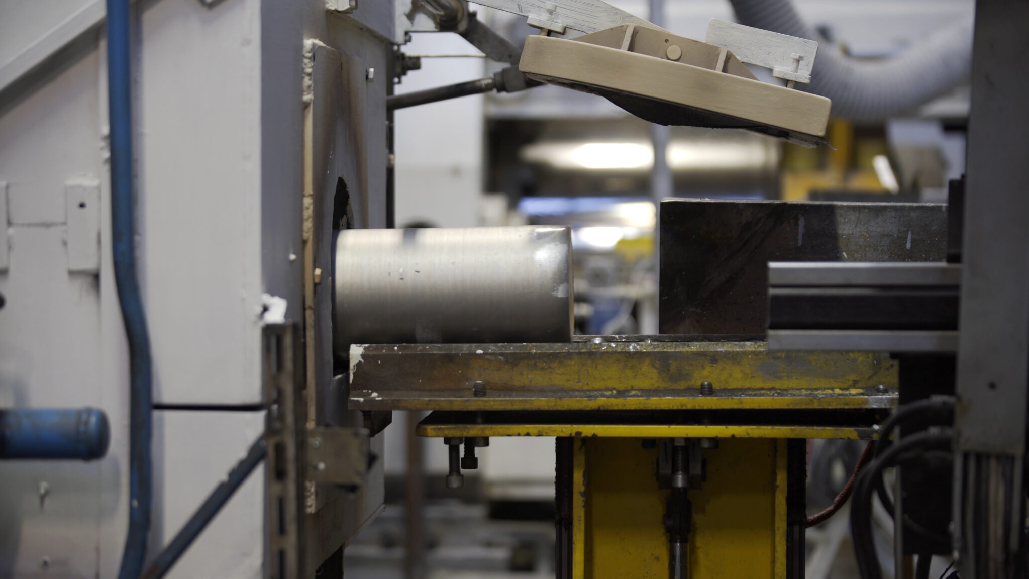 The Difference Between Cold Drawn and Extruded Metals - Metal Supermarkets